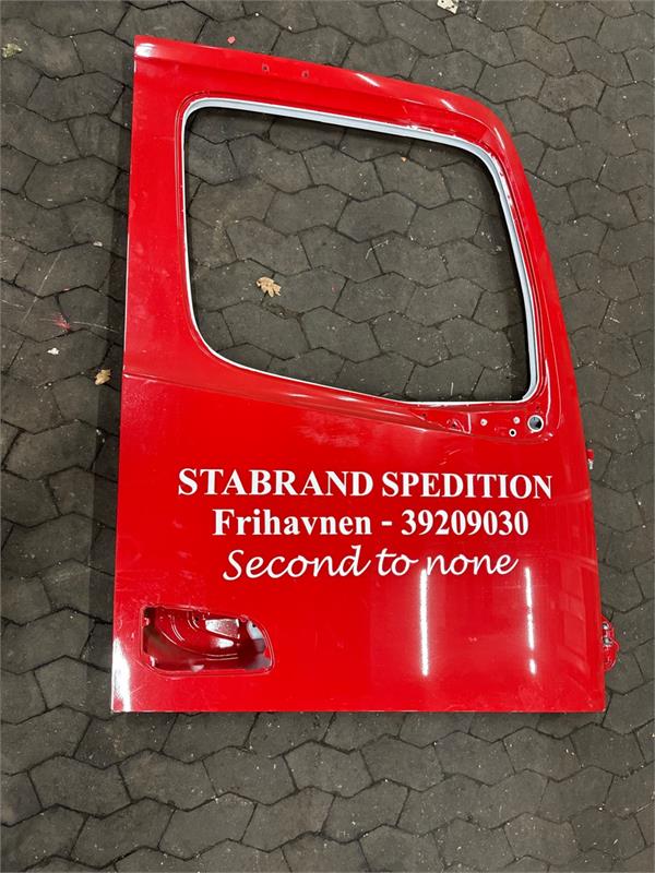 Mercedes-Benz MERCEDES RIGHT DOOR A9607202403 | Lastbilbasen