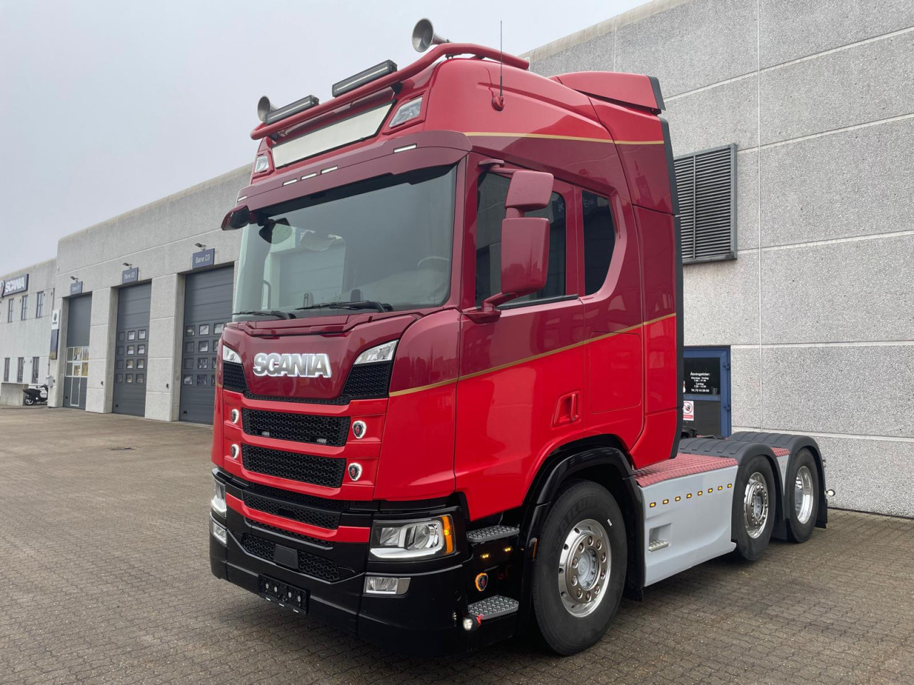 Scania R 560 A6x2/4NB | Lastbilbasen