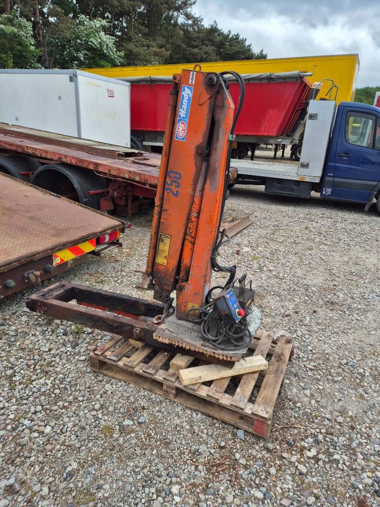 HMF 252-T2 with 2 hydraulic extensions | Lastbilbasen