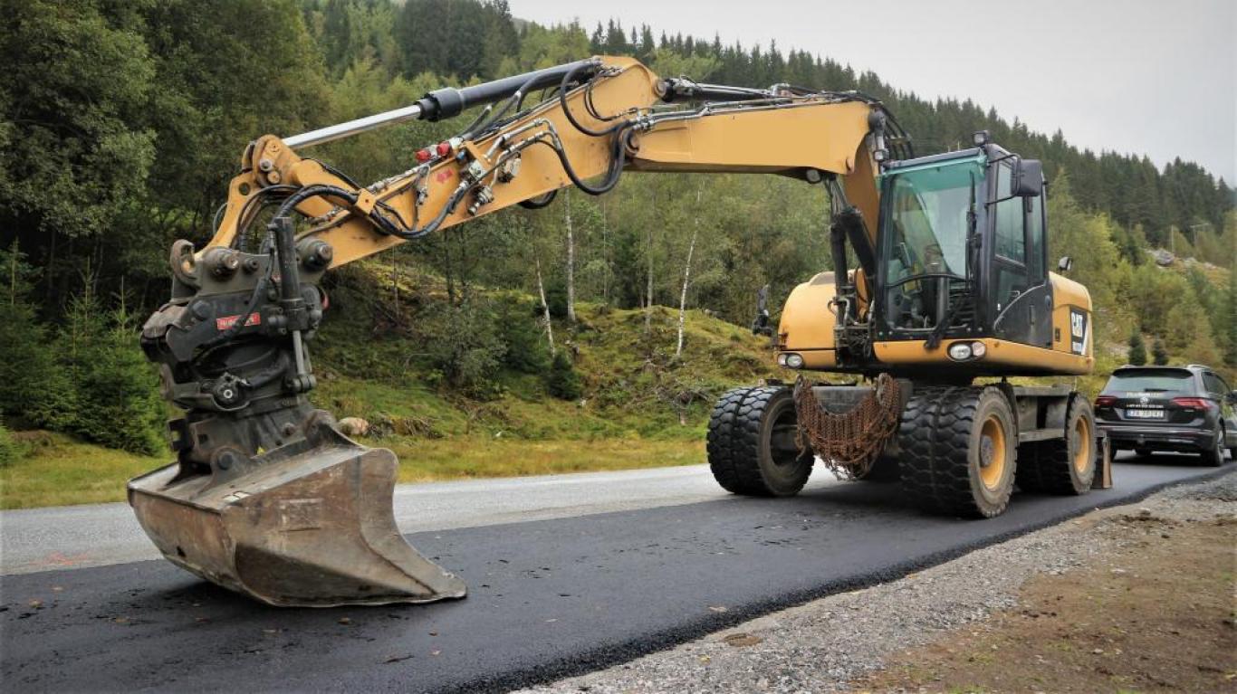 Caterpillar M313D | Lastbilbasen